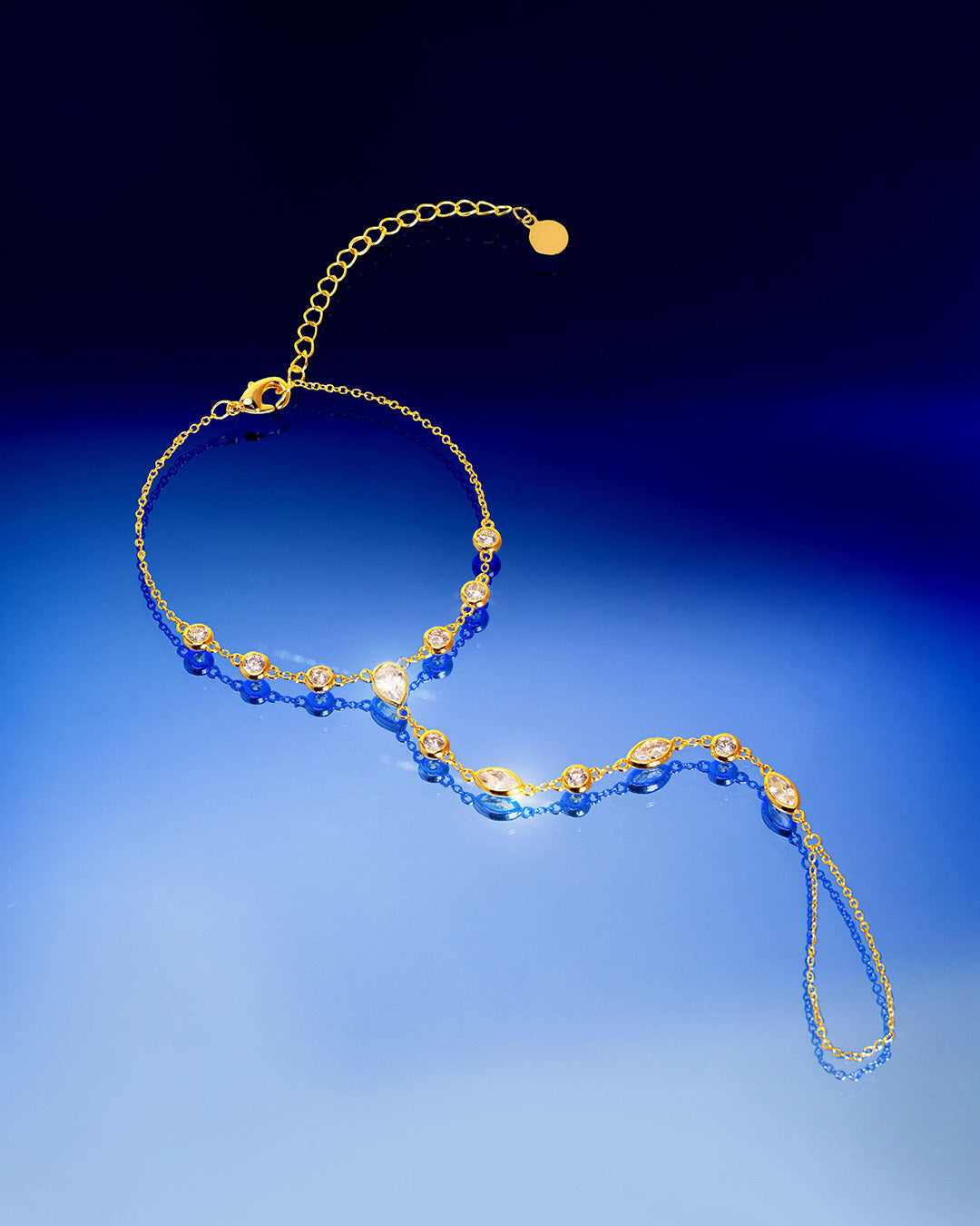 The Aurelia hand chain - gold plated – Franky Amsterdam